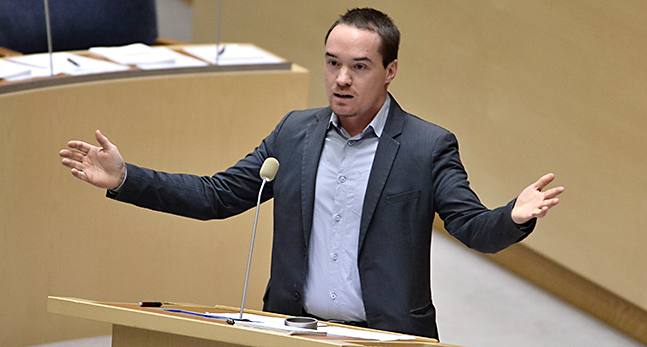 8 Sidor - Kent Ekeroth i bråk igen